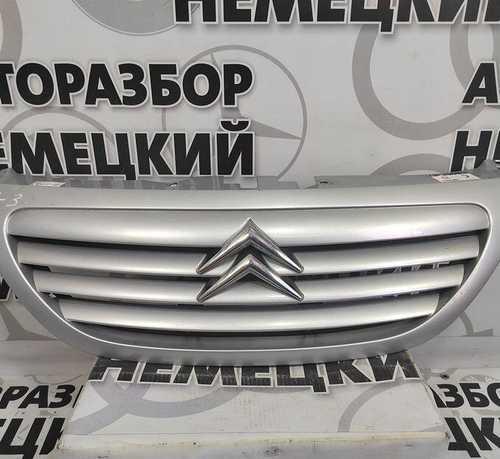 Решетка радиатора Citroen C3