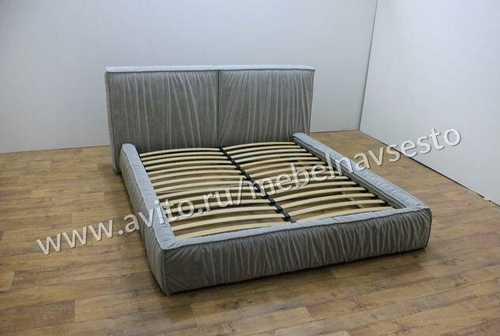 Бональдо -кровать с мягким изголовьем в стиле Loft