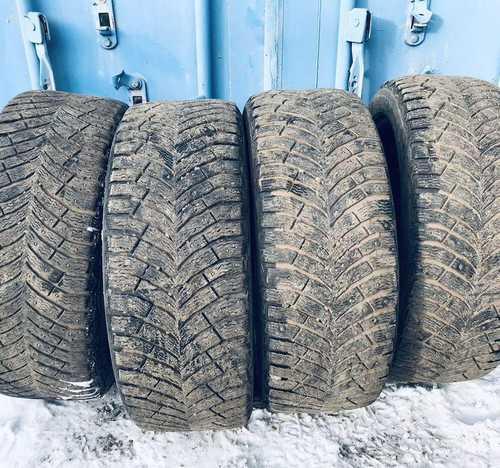 Michelin Agilis X-Ice North 235/45 R18