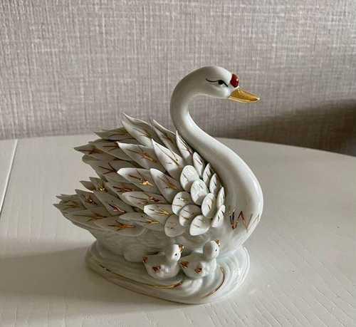 Статуэтка лебедь керамика