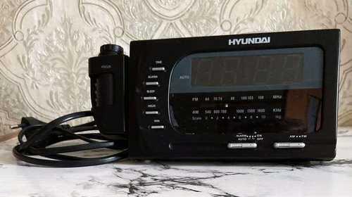 Радиоприёмник с будильником Hyundai H-1511