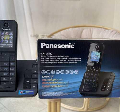 Радиотелефон Panasonic KX-TGH220RUB