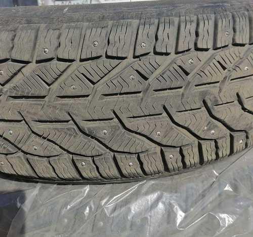 Tigar Ice 215/55 R17 98