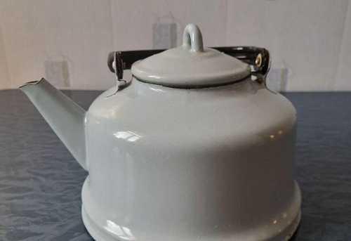 Чайник эмалированный и чайник алюминиевый