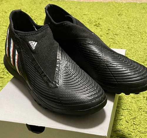 Сороконожки adidas predator edge 3