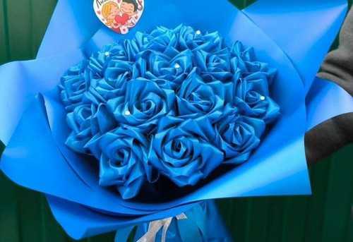 Букет синих роз из атласной ленты