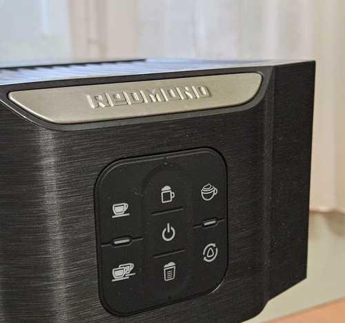 Кофеварка Redmond RCM-1512