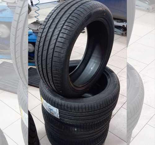 Delinte DS2 235/45 R18 98W