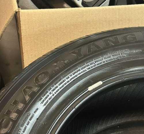 Chaoyang SU318A 215/65 R16 98H