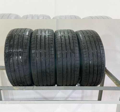 Kumho Ecsta HS52 205/55 R16