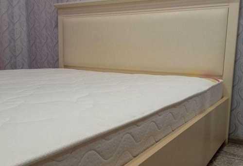 Кровать двухспальная с матрасом1600*2000 verona