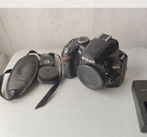 Nikon D3200 body всё работает