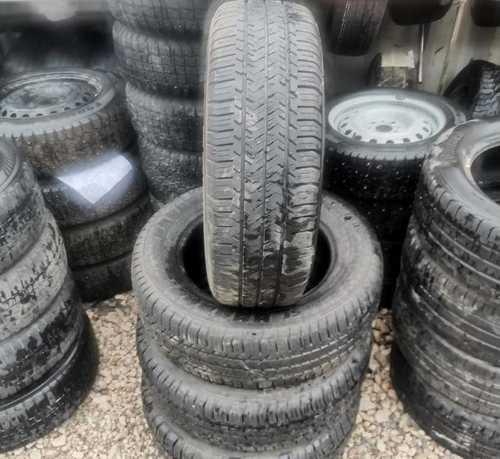 Michelin Agilis 51 215/65 R16
