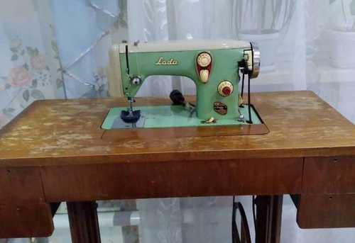Швейная машина с ножным приводом LADA, производств