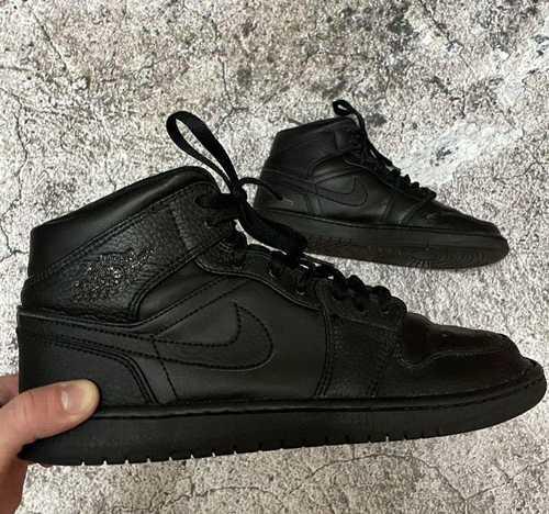 Кроссовки nike air jordan 1 triple black оригинал