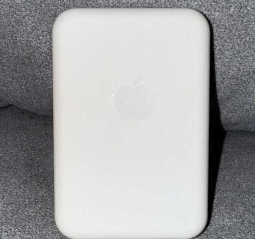 Magsafe battery pack