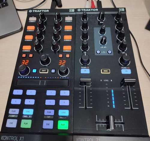 Traktor DJ контролер Z1   X1mk2