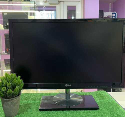 24" Телевизор LG M2482D, full HD, черный