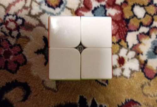 Кубик Рубик собранный 2х2