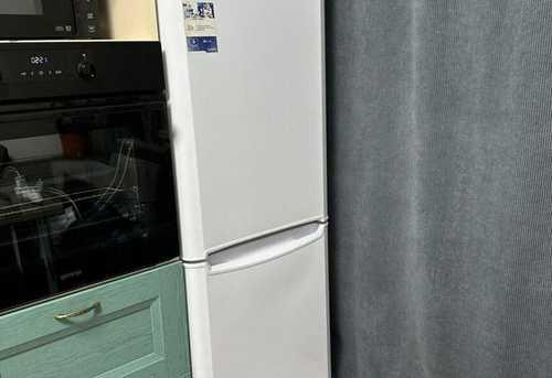 Холодильник Indesit no frost в хорошем состоянии