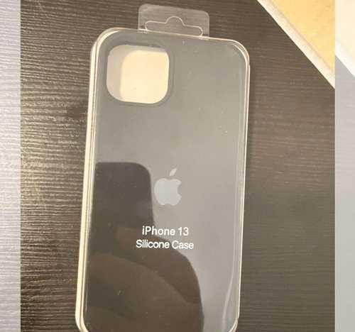 Чехол на iPhone 13