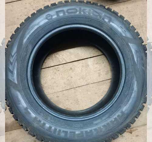 Nokian Tyres Hakkapeliitta 4 235/60 R16