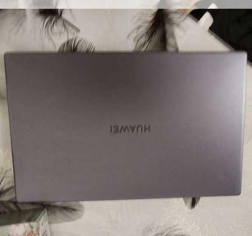 Huawei matebook d15 ryzen 5 3500u/8gb/256ssd