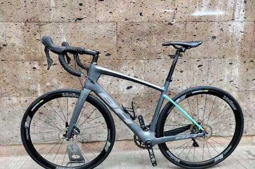 Велосипед шоссейный BH Quartz Aero 3.5 2020 disc