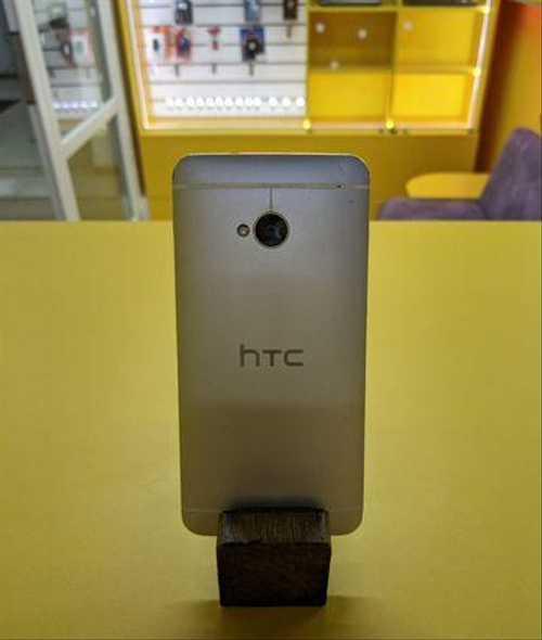 Телефон HTC One M7 Dual Sim