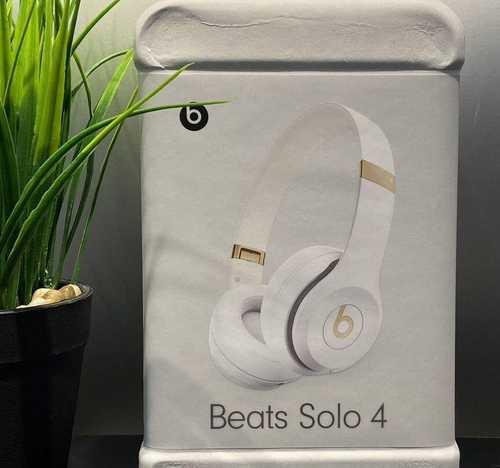 Beats Solo 4 white