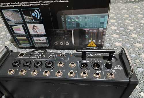 Behringer XR12 Микшерный пульт