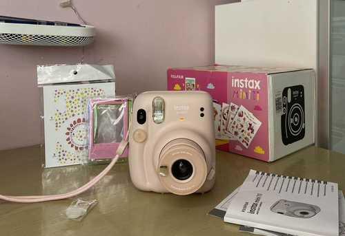 Фотоаппарат Fujifilm Instax Mini 11 Party Set