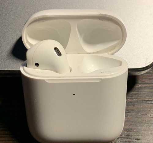 Наушники apple airpods 1: кейс   1 наушник