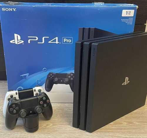 Sony PS4 pro 1tb   70 игр 2 геймпада