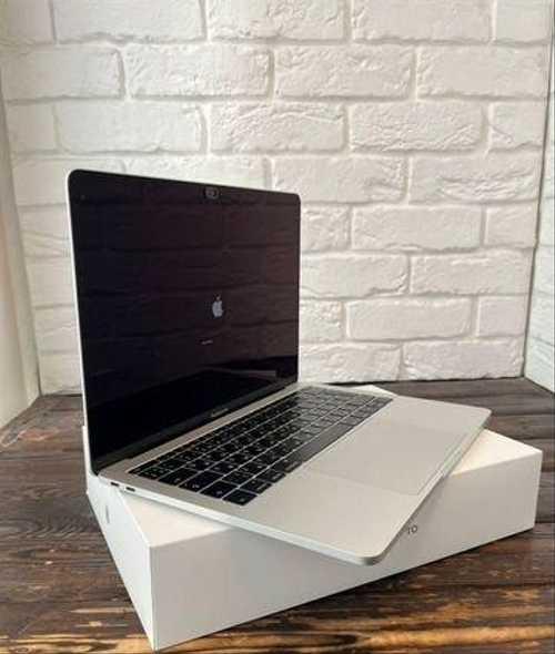 Ноутбук MacBook Pro 13inch 2017 i5/ssd256/8гб