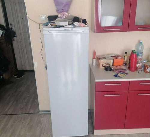 Холодильник Бирюса узкий как новый