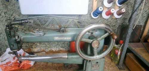 Рукавная швейная машинка Минерва