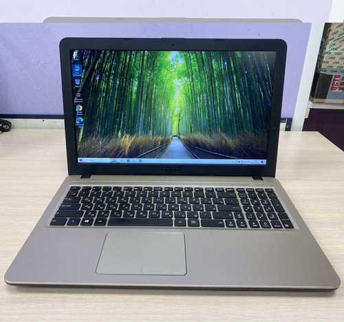 Asus A540M, 4 ядра, 8 GB DDR4, SSD 128 GB