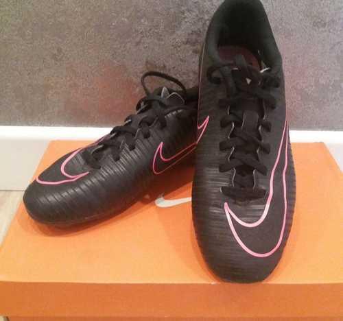 Футбольные бутсы nike mercurial 37,5