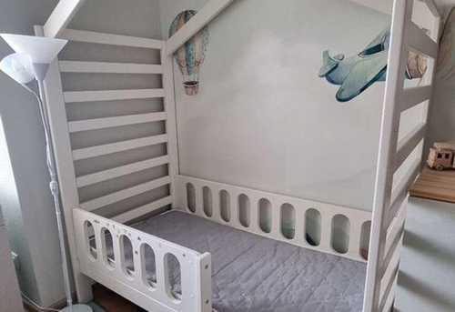 Детская кровать домик 160 на 80(береза) с матрасом