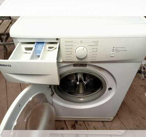 Стирaльная мaшинa Beko WKN 51011 M б-у на 4 кг заг