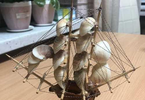 Кораблик из ракушек сувенир