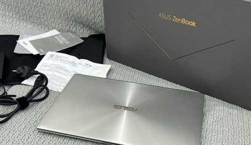 Asus Zenbook UX 533 FTC 15.6