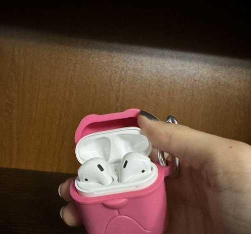 Беспроводные наушники apple airpods