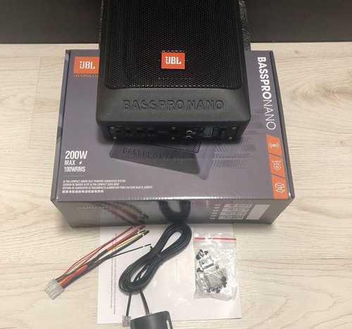 Сабвуфер под сиденье jbl