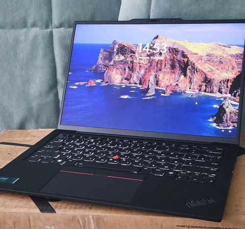 ThinkPad X1 Carbon Gen 12 AI (2024) Ultra 5 16/512