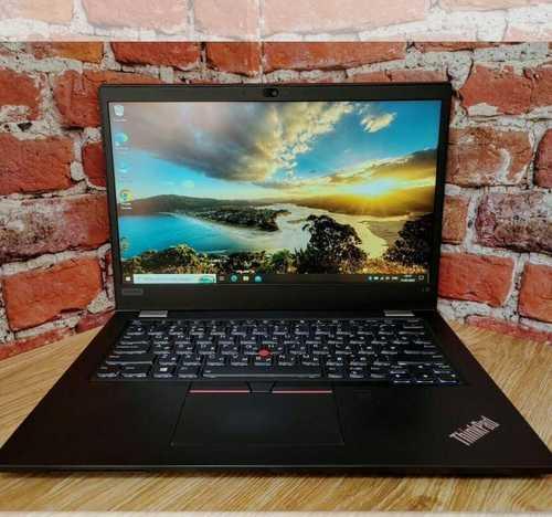 Ноутбук Lenovo ThinkPad с процессором Core i7-10