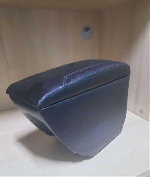 Подлокотник skoda rapid