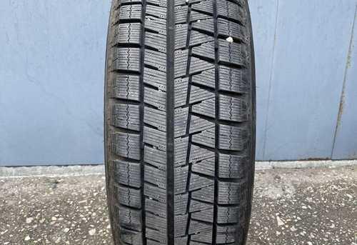 Bridgestone Blizzak Revo GZ 215/60 R17