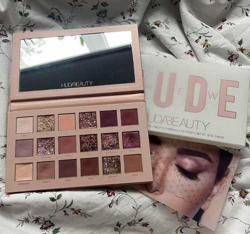 Huda Beauty new nude palette